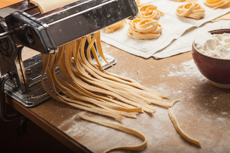 How To Clean Pasta Machine – Detailed Guide - The Thin Kitchen