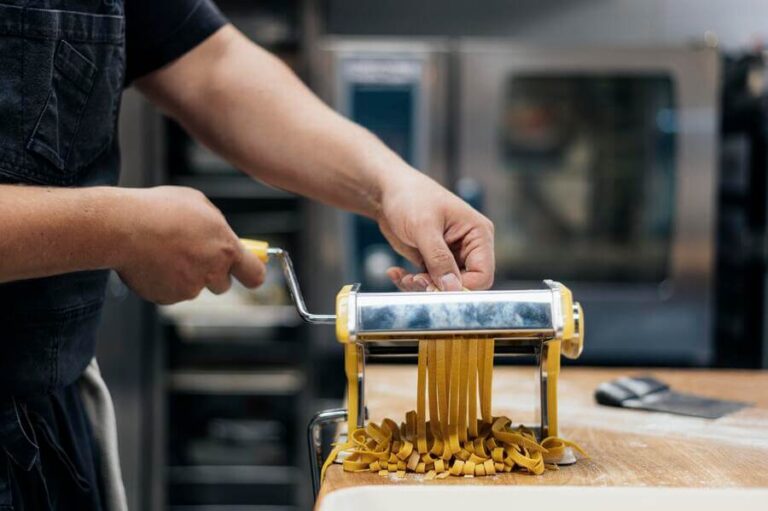 How To Clean Pasta Machine – Detailed Guide - The Thin Kitchen