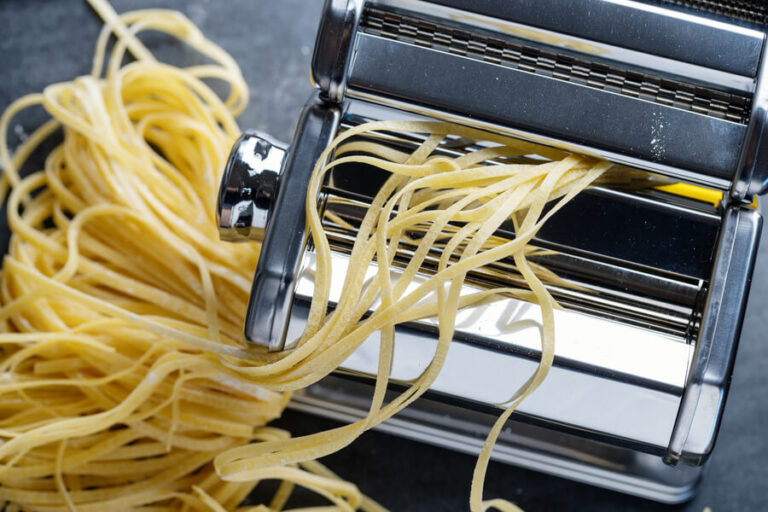 How To Clean Pasta Machine – Detailed Guide - The Thin Kitchen