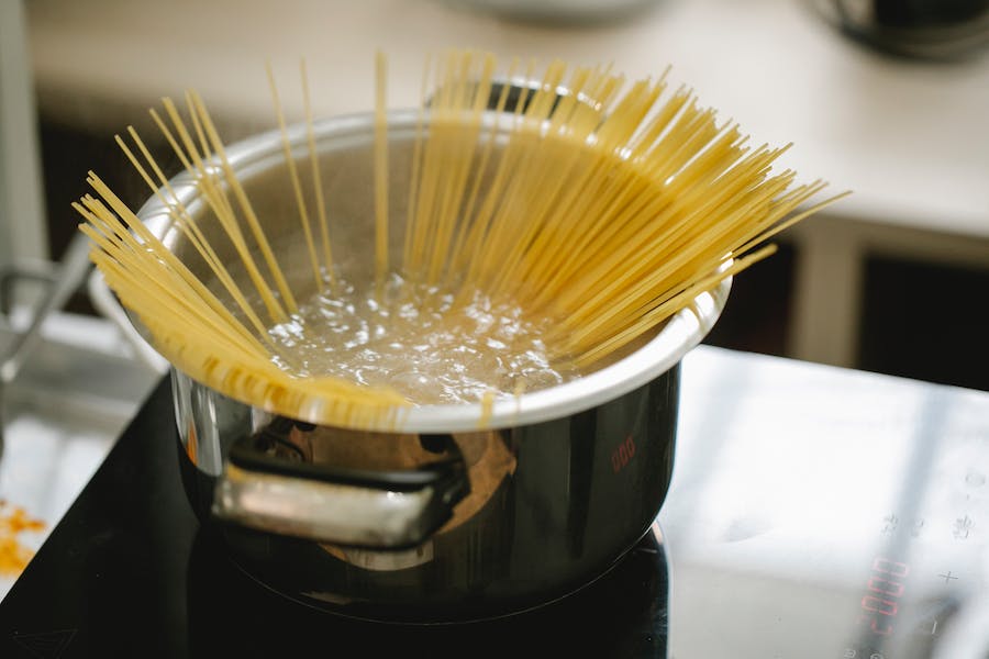 How to Unstick Pasta - Guide - The Thin Kitchen
