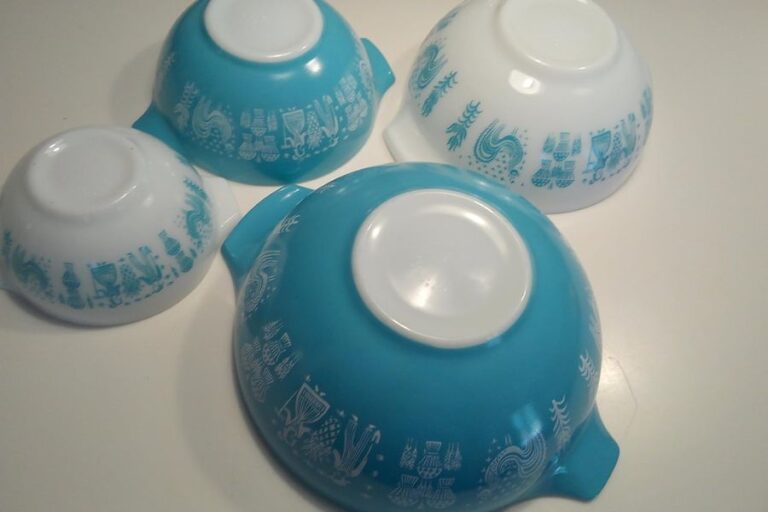 Old Pyrex And New Pyrex - Comparison - The Thin Kitchen